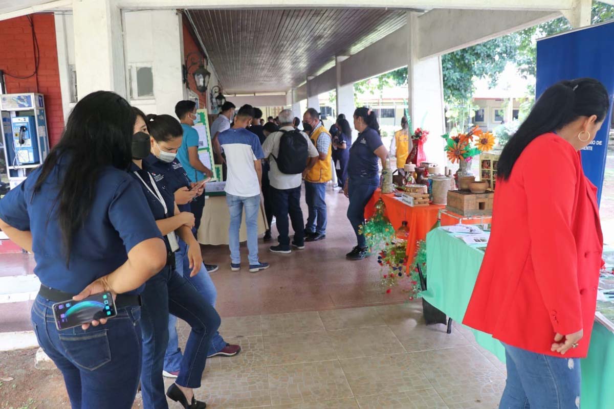 Universidad Autónoma de Chiriquí | Inició el Proyecto UNACHI-Recicla Universidad Autónoma de Chiriquí | Inició el Proyecto UNACHI-Recicla
