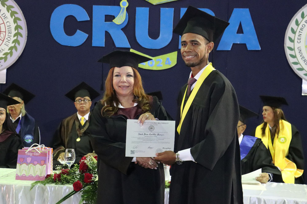 Universidad Autónoma de Chiriquí | Se gradúan 134 nuevos profesionales ...